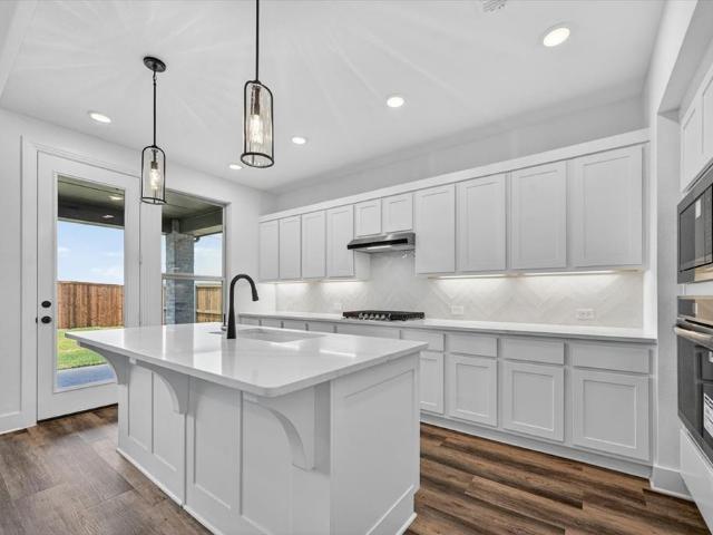 3610 River Creek Trail