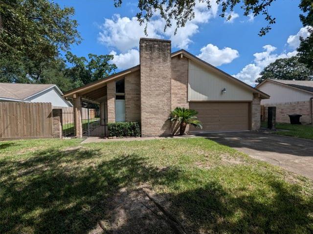 3610 Saratoga Dr, Houston, TX 77088