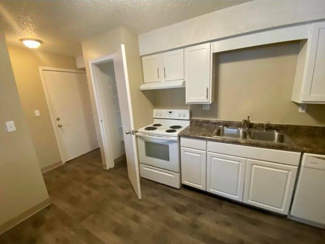3610 Twana Dr, Des Moines, IA 50310
