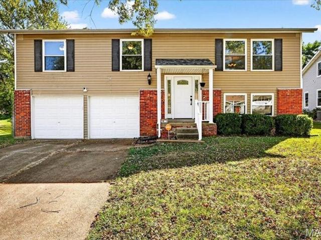 3610 Tarragon Dr, Saint Charles, MO 63303