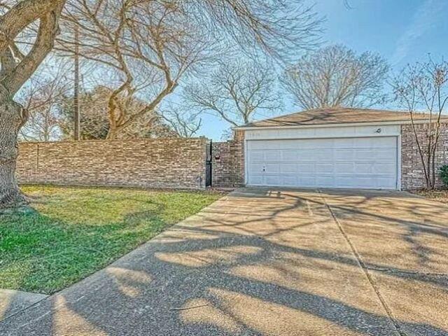3610 Vineyard Dr, Houston, TX 77082