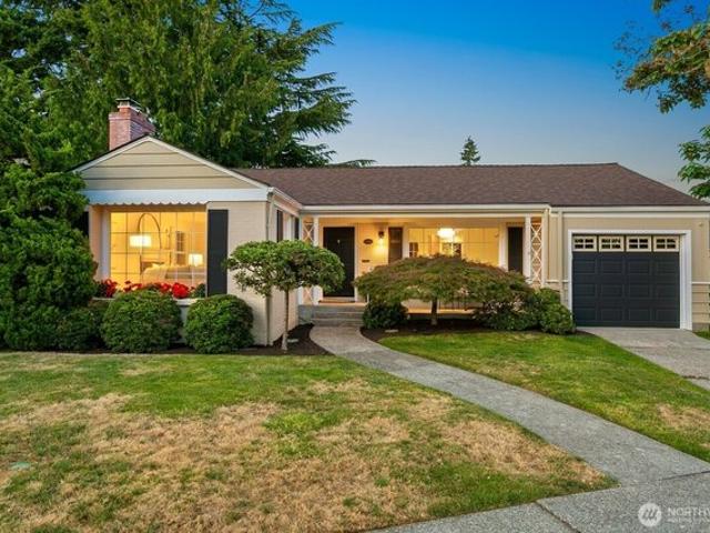 3610 W Viewmont Way W, Seattle, WA 98199
