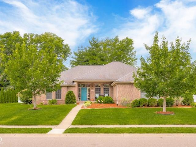 3610 Woodfield Pl, Columbus, IN 47203