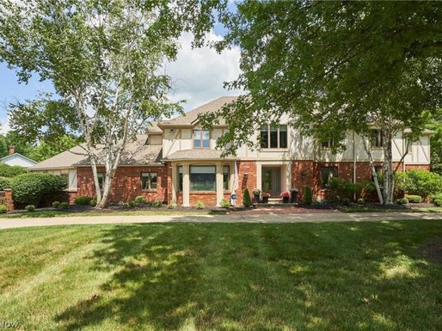 3611 N Fork Dr, Bath, OH 44333