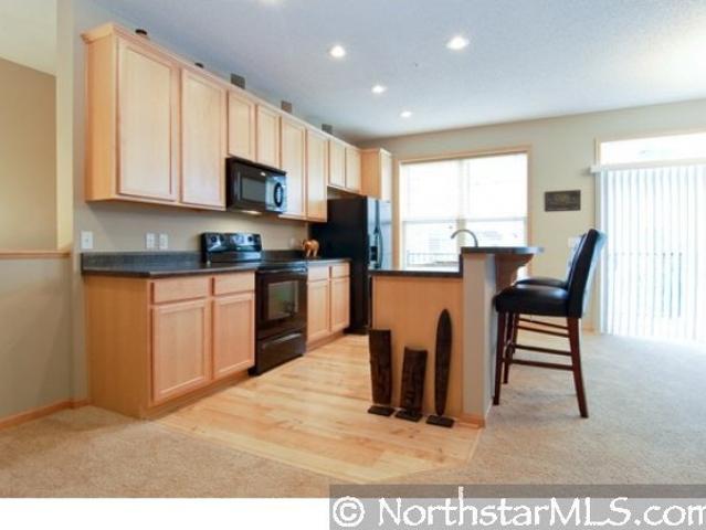 3611 Hazel Trl Unit D, Woodbury, MN 55129