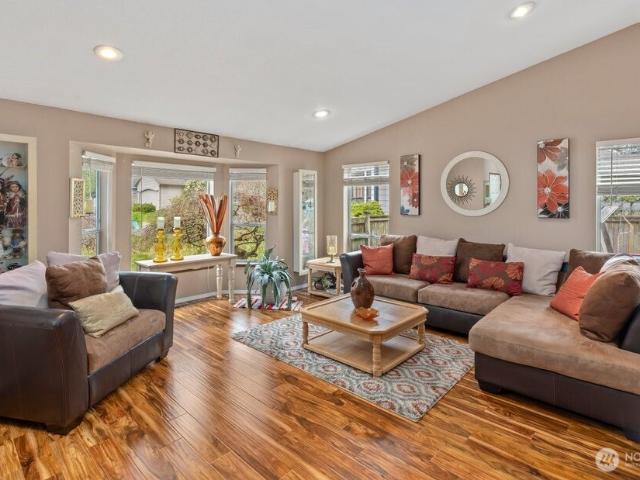 3611 rd Pl S, Federal Way, WA 98003 | Compass