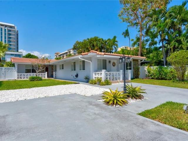 3611 SW 23rd St, Miami, FL 33145