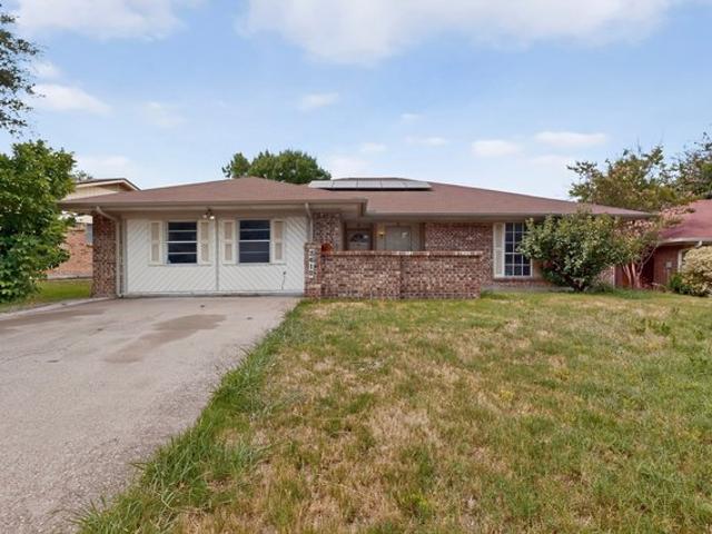 3612 Holly Springs Dr, Fort Worth, TX 76133