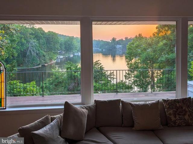 3612 Ridgeway Ter, Falls Church, VA 22044