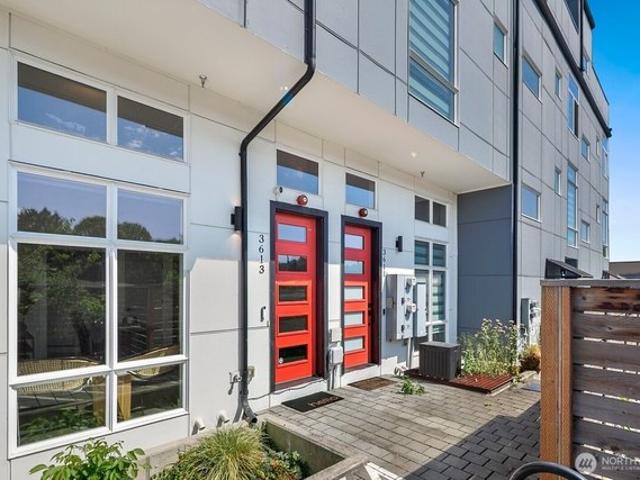 3613 S Findlay St, Seattle, WA 98118