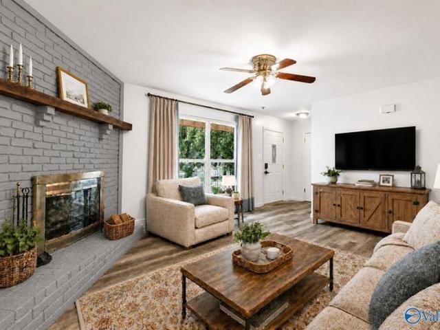 3613 White Oak Way SW, Huntsville, AL 35805