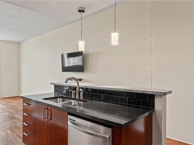 361 17th Street NW 1021