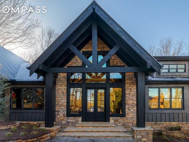 361 Bluebird Ln, Blue Ridge, GA