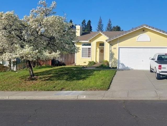 361 Hilltop Ct, Vacaville, CA 95688