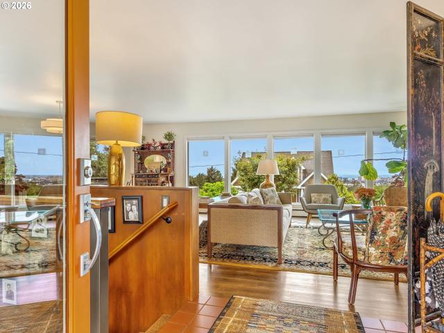 361 hilltop dr