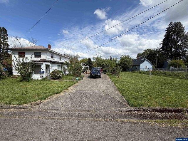 361 N 3rd St, Lebanon, OR 97355