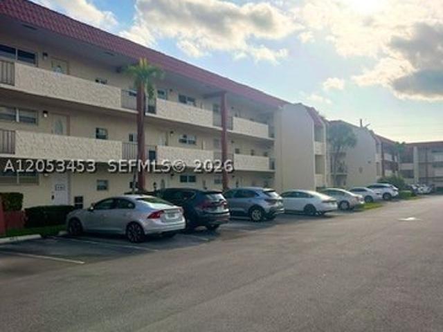 361 S Hollybrook Dr Apt 104, Pembroke Pines, FL 33025