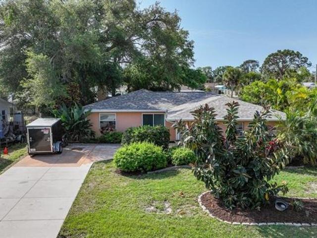 361 Sunset Beach Dr, Venice, FL 34293