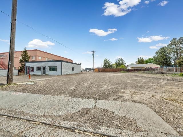 361 SW 12th St