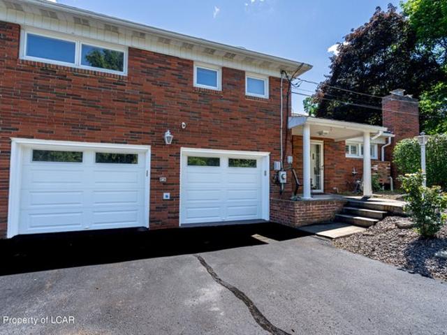 361 Upper Demunds Rd, Dallas, PA 18612