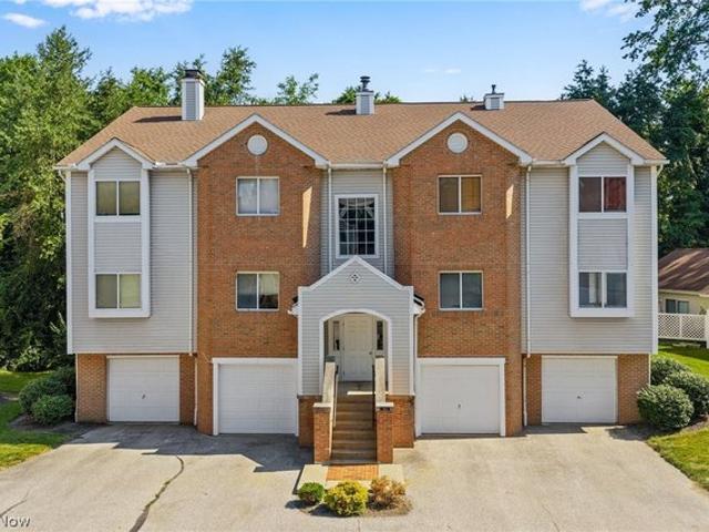 361 Village Pointe Dr Unit 2B, Akron, OH 44313