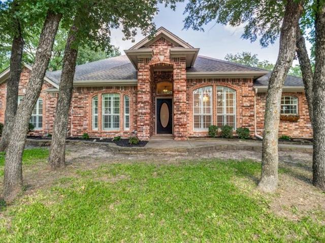 3624 Chateaux Ln, Hurst, TX 76054
