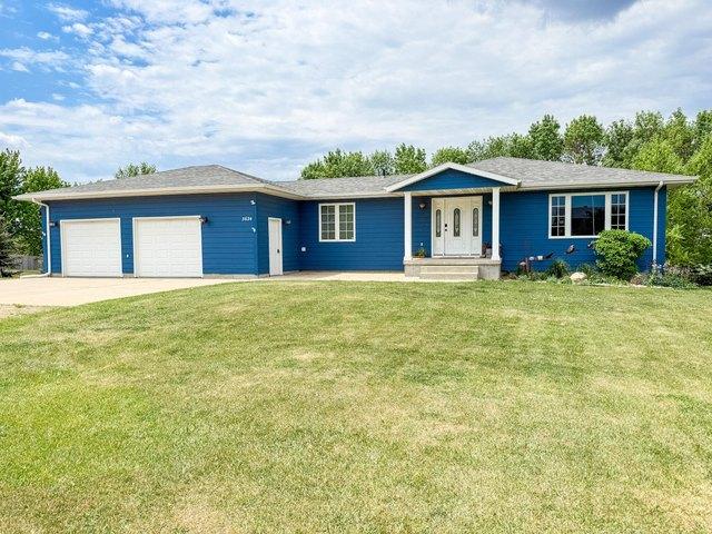 3624 Pleasant View Dr, Brookings, SD 57006