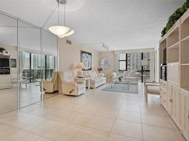 3625 N Country Club Dr Apt 603, Aventura, FL 33180
