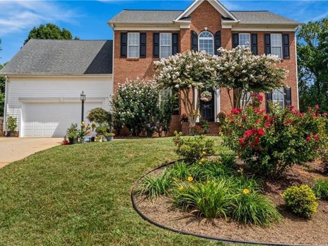 3625 Oak Chase Dr, High Point, NC 27265