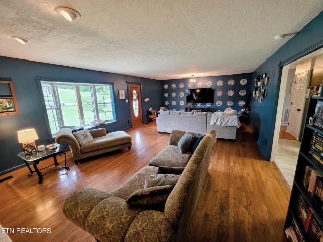 3625 Cunningham Rd