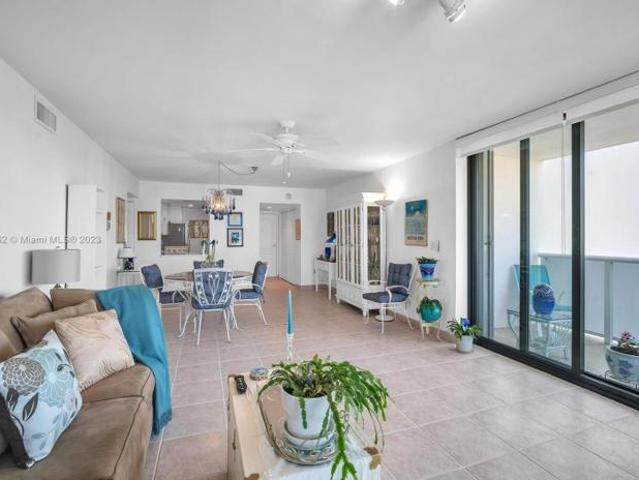 3625 Country Club Dr N #1109, Aventura, FL 33180