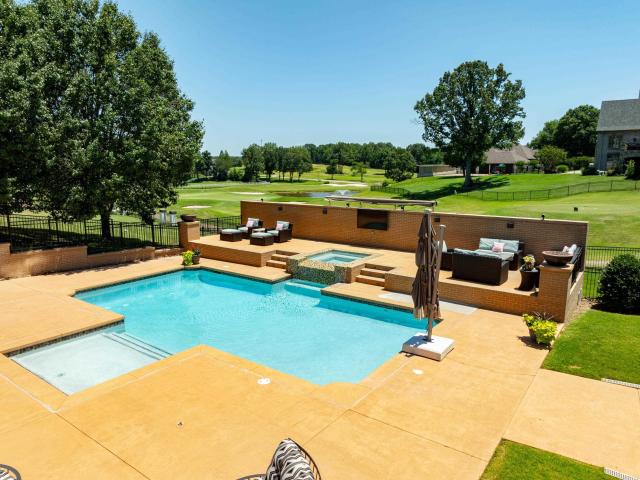 3625 Riviera Drive