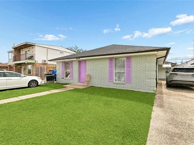 3625 Shangri La Dr, Chalmette, LA 70043
