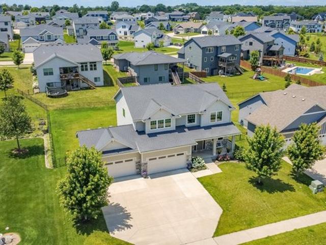 3626 NW 164th St, Clive, IA 50325