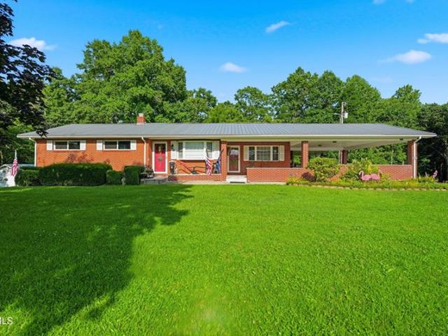 3626 Dungannon Rd, Coeburn, VA 24230
