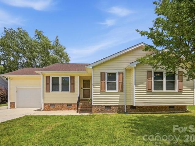3626 Farm Lake Dr SW, Concord, NC 28027
