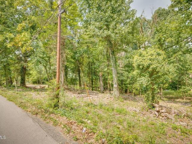 3626 Thornton Dr, Kingsport, TN 37664