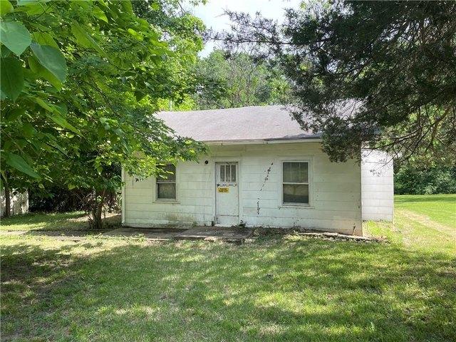 3627 NE 41st St, Kansas City, MO 64117