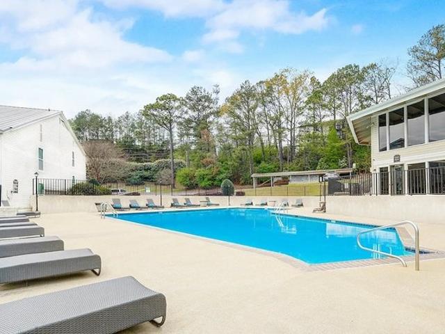 3627 Cedarbrook Dr, Hoover, AL 35216