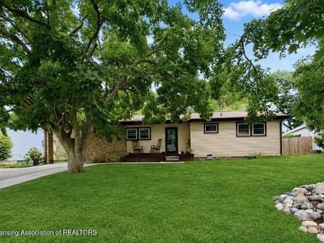 3628 Aragon Dr, Lansing, MI 48906