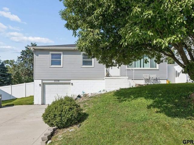 3628 S 88th St, Omaha, NE 68124