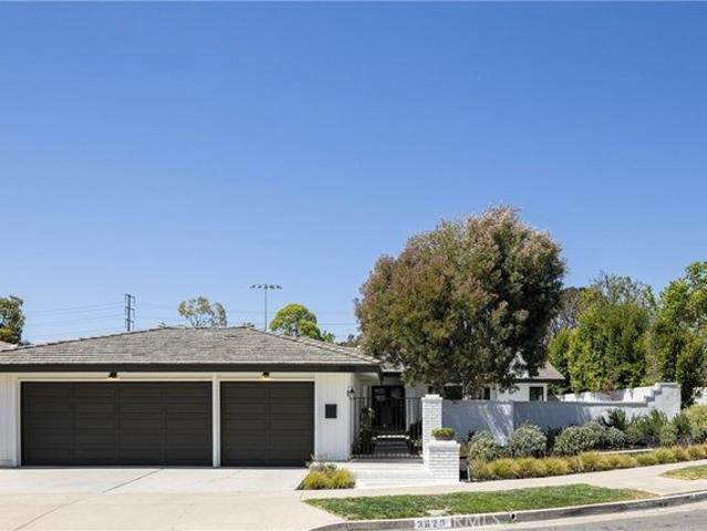 3620 Catamaran Dr, Corona Del Mar, CA 92625