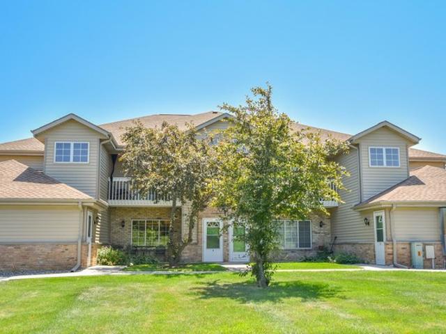3620 E Barbara Ct Apt 8, Oak Creek, WI 53154