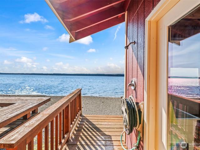 3620 Forest Beach Drive NW