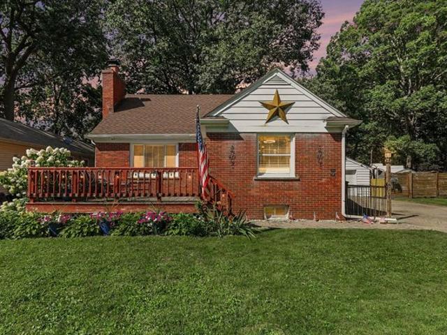 3620 Fort Dr, Waterford, MI 48328