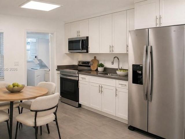3621 NE 1st Ter, Oakland Park, FL 33334