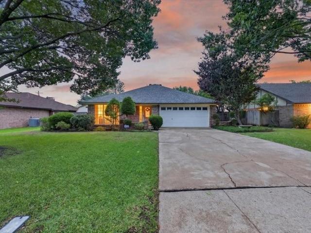 3621 Kelvin Ave, Fort Worth, TX 76133