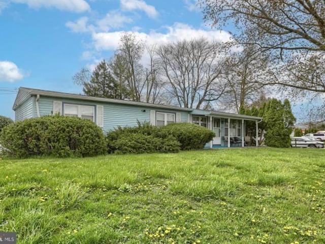 3621 Rothsville Rd, Ephrata, PA 17522
