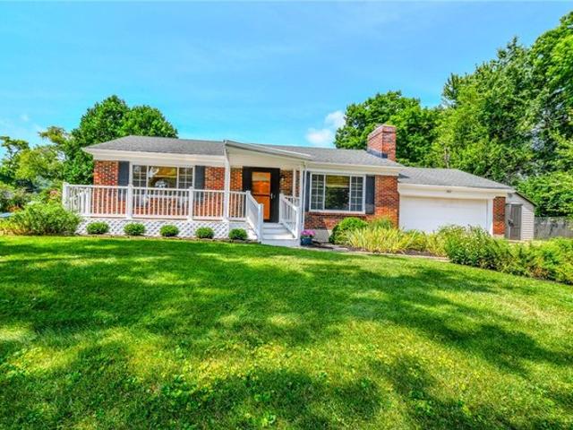 3621 Strathmoor Dr, Kettering, OH 45429