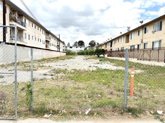 3621 W 104th